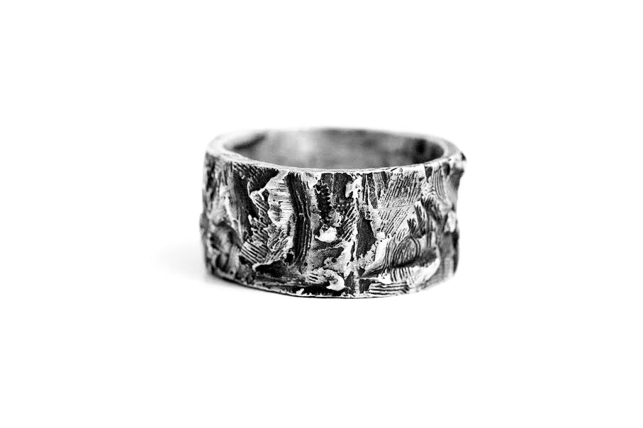 CANNIBAL M BAND RING – OSS